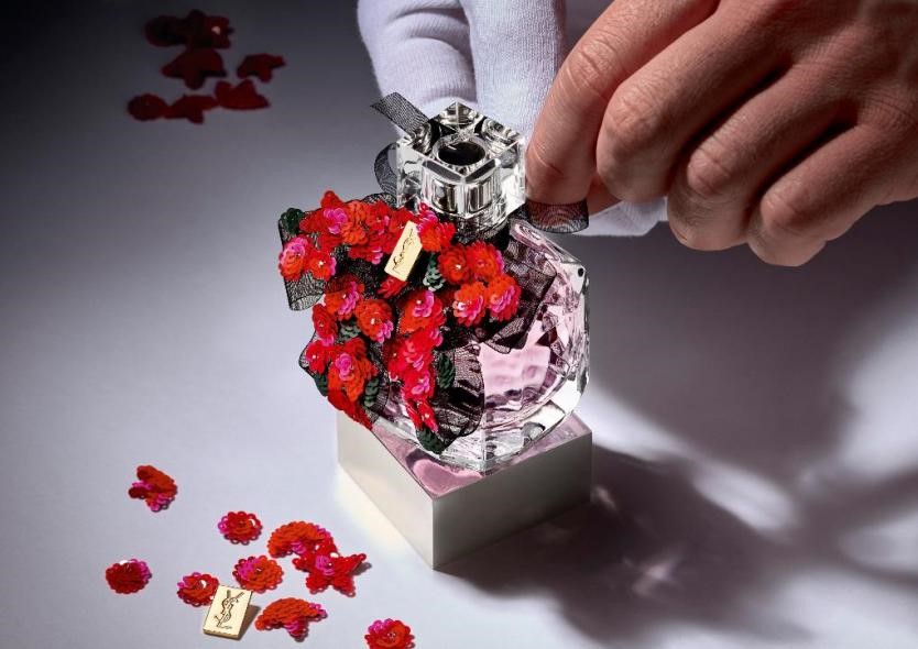 YSL圣罗兰美妆全球首家香水主题旗舰店亮相上海新天地 – 胖鲸