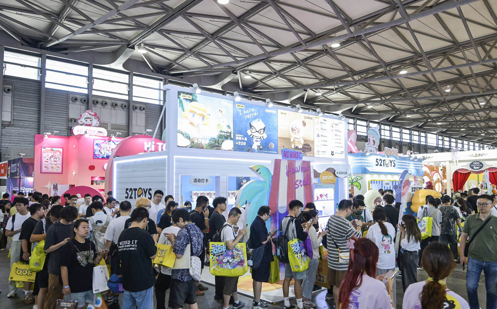 52TOYS再推新IP “自有+授权IP双轮驱动”构筑品牌护城河 – 胖鲸